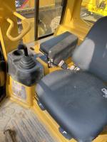 China CAT D4G Bulldozer Original Japan Bulldozer with 1.92m3 Dozing Capacity and 80KW Power for sale