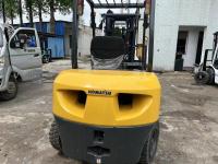 China Best-Service Diesel Forklift for Farms Komatsu 30 Good-Condition Transporting Equipment for sale