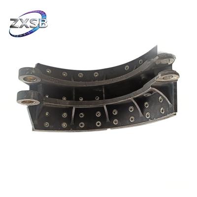 China Brake Shoe Assembly 843502377K901 / SQ3502377KQ01 Heavy Truck Spare Parts Brake Linings for sale