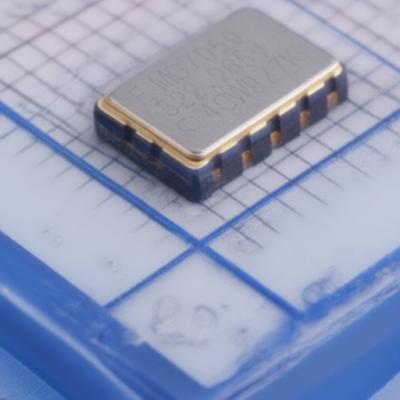 China Low Jitter Multi Output SAW Oscillator with LVDS EPSON X1M0004210018 Frequency Range 100 to 700 MHz for sale