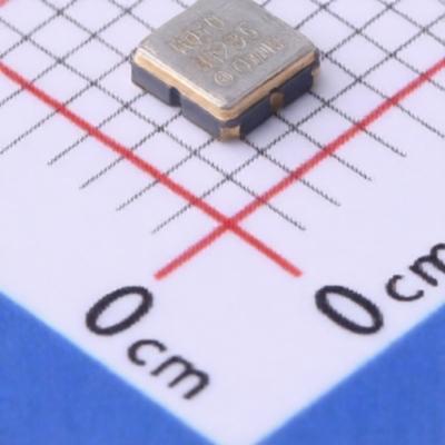 China Compact 3 Millimeter Surface Mount SAW Resonator Qualcomm B39431R970H110 for Frequency Stabilization for sale