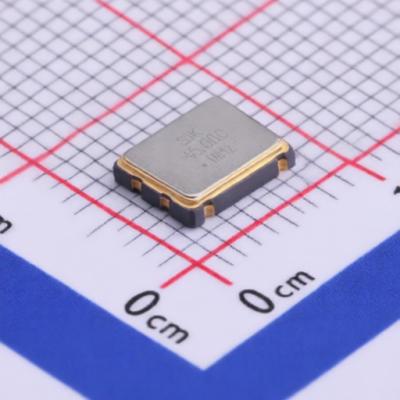 China Compact SJK 6N45000G33YC SMD Crystal Oscillator Wide Frequency Range Low Voltage Operation for sale