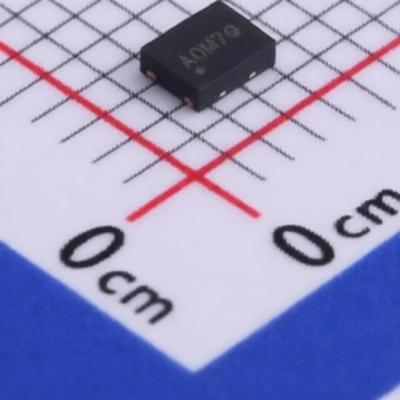 China Surface Mount Si MEMS Oscillator SJK 2NM96000C33YC with 96 MHz Frequency and LVCMOS Output for sale