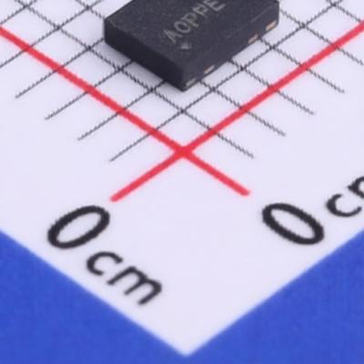 China Epoxy Molded Surface Mount Oscillator SJK 3NM08192C33YC 8.192MHz Frequency LVCMOS Output Component for sale