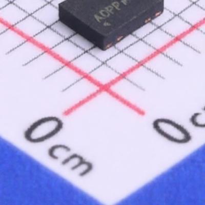 China Epoxy molded surface mount oscillator SJK 3NM04000C33YC with 4 MHz frequency and LVCMOS output type for sale