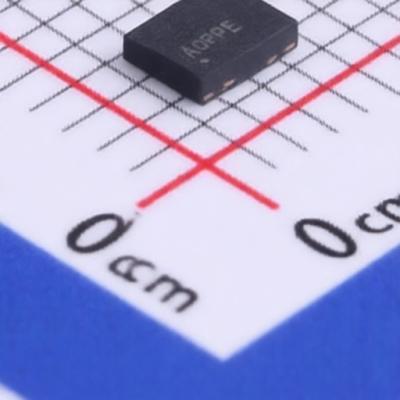 China Surface Mount Si MEMS Oscillator SJK 3NM37125C33YC with 3.2x2.5mm Package and Stable Frequency Output for sale