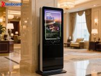 China Qunmao Wholesale 55-86 Inch 4K Ultra HD Digital Signage with Cloud-Based CMS Integration and Modular Design for sale