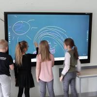 China 4K EDLA Google Certified Interactive Whiteboard with 50 Point Multi-Touch for Smart Classrooms for sale