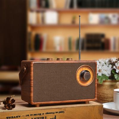 China Convenient Portable Clock Radio with Built-In Speaker and AM / FM Function for sale