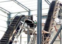China Large Angle Wave Guard Industrial Belt Conveyor With Black Baffle for sale