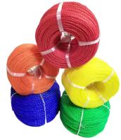 China 3 Strand PE Packing Rope 4-8mm Hinge Design High Visibility Orange Blue Green Weather Resistant for sale