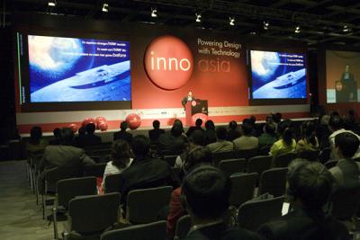 China Smd 3 In 1 Full Color Led Display Screen With 6 - 50m Viewing Distance for sale