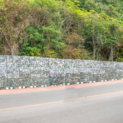 China Galvanized /pvc Coated Woven Hexagonal Stone  Gabion Cages River Bank for sale