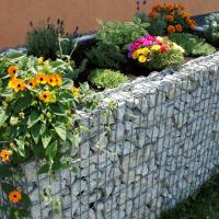 China Welded Gabion Box Tiered Planter Sustainable Drainage Rust Resistant Garden Sculpture for sale
