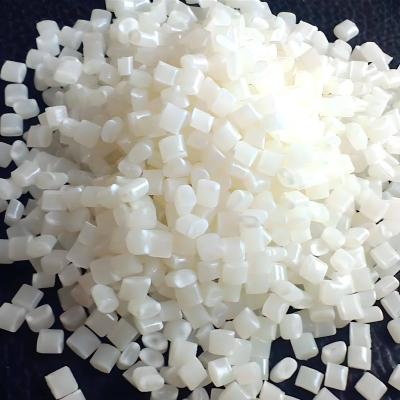 China TPEE Raw Material with 220 MPa Flexural Modulus and 650% Elongation for Automotive and Industrial Applications for sale