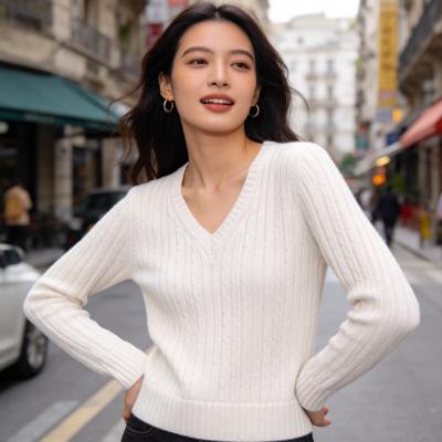 China Women’s Textured Knit V Neck Sweater Pullover with 320 grams Fabric for Casual Elegant Wear for sale
