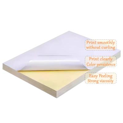 China Glossy Cast Coated Jumbo Roll A4 Shipping Labels 0.1mm Waterproof Acrylic Adhesive Paper for sale