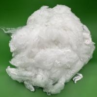 China 1.5D 51mm Recycled White PSF Good Bulkiness Low Impurity Stable Quality Suitable for Spinning Knitting Yarn Wholesale Supply for sale