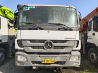 China 2013 Zoomlion Original Second Hand 52 Meter Green Concrete Pump with Benz for sale