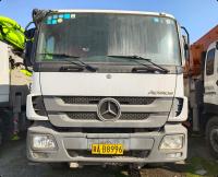 China USED ZOOMLION 52m pump truck Concrete Pump 2013 boom pump Benz chassis for sale