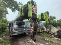 China USED ZOOMLION 300 Ton Mobile Crane 2018 Hydraulic Old All Terrain Cranes for sale