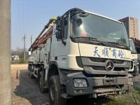 China 2014 Zoomlion 52 Meter Concrete Pump Truck with Benz Chassis and 170-200M3/H Output for sale