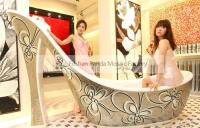 China Silver Glass Mosaic Shoe Shaped Bathtub Butterfly Design Sanitaryware 1500mm for sale