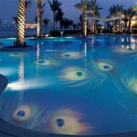 China Peacock Pattern Swimming Pool Mosaic Glass Tile Water Resistant 10x10mm for Resort Villa for sale