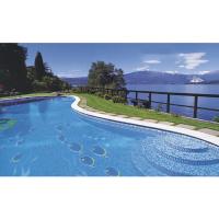 China Blue Sea Swimming Pool Glass Mosaic Tile Non Slip 10x10mm for Outdoor Bathroom Floor for sale