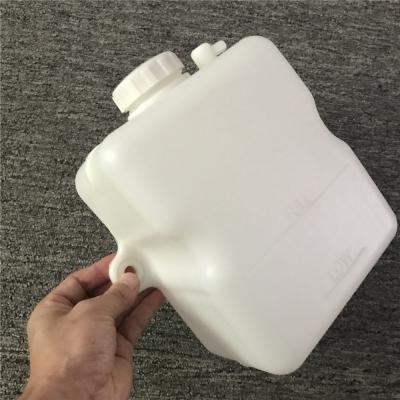 China Doosan Excavator Engine Parts DX150 DX260 Pair Kettle Water Tank Accessories for sale