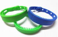 China 860-960mhz UHF RFID Rfid Wristband / Rfid Smart Wristband With Logo for sale