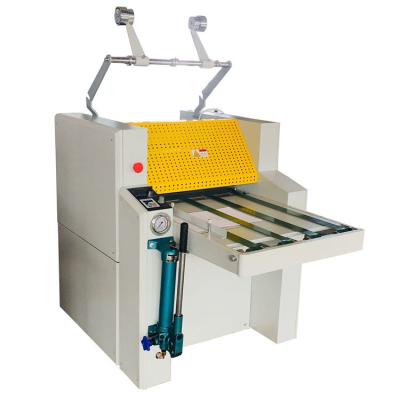 China Oil Heating Hydraulic Large Roll Film Laminating Machine With Slitting Rewinding FM520A for sale