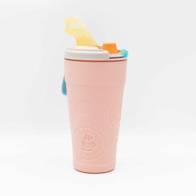 China Reusable Duckbilled Custom Plastic Sports Bottles With Silicone Handle for sale