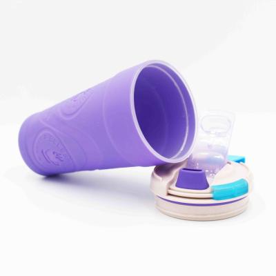 China Reusable FDA Silicone Water Bottle For Couple With Silicone Sleeve for sale