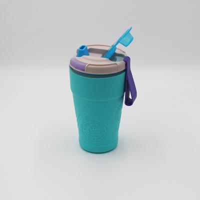China Workout Sports Insulated Plastic Water Bottle Duckbilled Design for sale