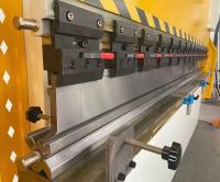 China 1250KN 3200mm Torsion Bar Press Brake CNC Hydraulic Foldable for sale