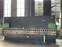 China 6000mm Length CNC Hydraulic Press Bending Machine 200T Folding Bender For Metal Stainless Steel for sale