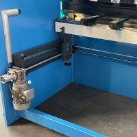 China 40T 1600mm Long CNC Metal Steel Plate Press Brake With Torsion Bar E21 Controller for sale