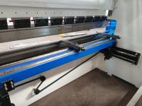 China 63T 3200 CNC Metal Folding SS Sheet Bending Machine With Side Fence E21 Controller for sale