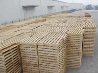 China Stacking wooden pallet for forklift in warehouse for sale