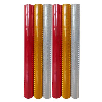 China PET PVC Aluminum Prismatic Reflective Sheeting Film Self Adhesive 2800L for sale
