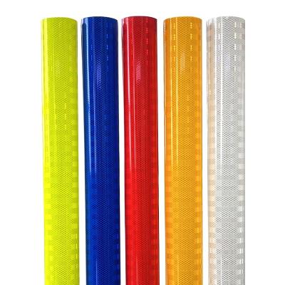 China ASTM D4956 Type IV High Intensity Prismatic Reflective Sheeting for Highway Signs for sale