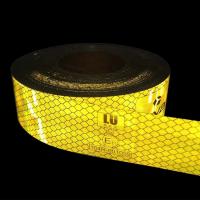 China Aluminum Micro Prismatic Technology ECE 104R Reflective Tape with 5 Years Service Life and Pressure-Sensitive Adhesive for sale