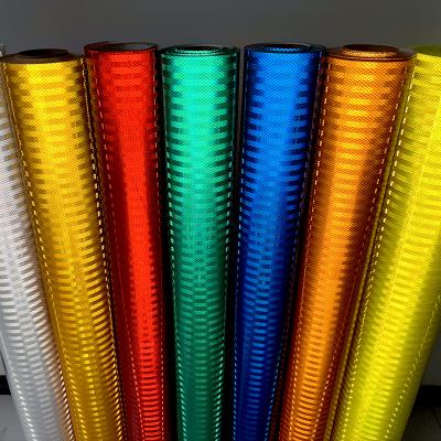 China PET Prismatic Reflective Sheeting with Micro Prismatic Structure, 3-5 Year Service Life, and Pressure-Sensitive Adhesive for Durable Signage for sale