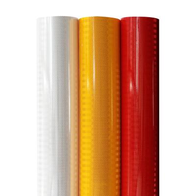China Prismatic Reflective Sheeting with Micro Prismatic Structure and Pressure Sensitive Adhesive for 3-5 Year Lifespan for sale