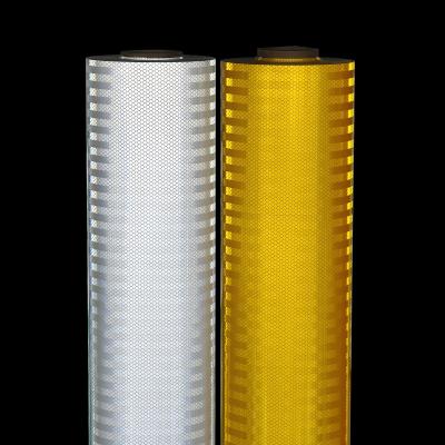 China HIP (High Intensity Prismatic) Reflective Sheeting For Long-lasting Traffic Signage And Critical Highway Safety for sale