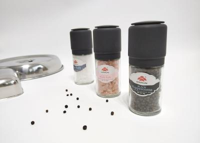 China Refillable Plastic Cap Glass Jar Pepper Grinder with Ceramic Mechanism 200ml for sale