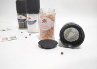 China Refillable Plastic Cap Glass Jar Pepper Grinder with Ceramic Mechanism 200ml for sale