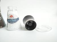 China Ceramic Core Salt and Pepper Grinder with 80ml Glass Bottle - 47×60×118mm Manual Spice Mill for sale