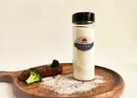 China Customizable Plastic Spice Jar with Lid Refillable 100ml Manual Seasoning Container for sale